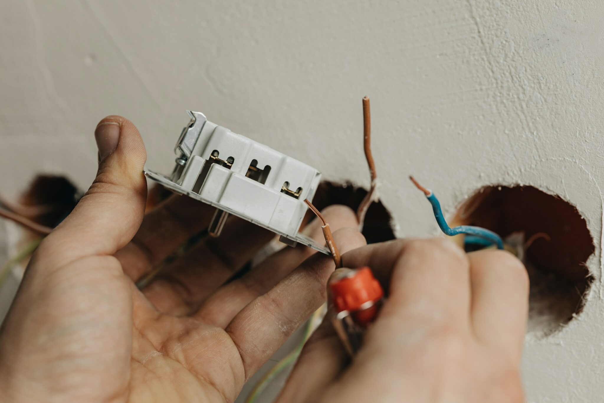 How to Plan the Electrical Wiring Layout for Your New Home | Down To ...